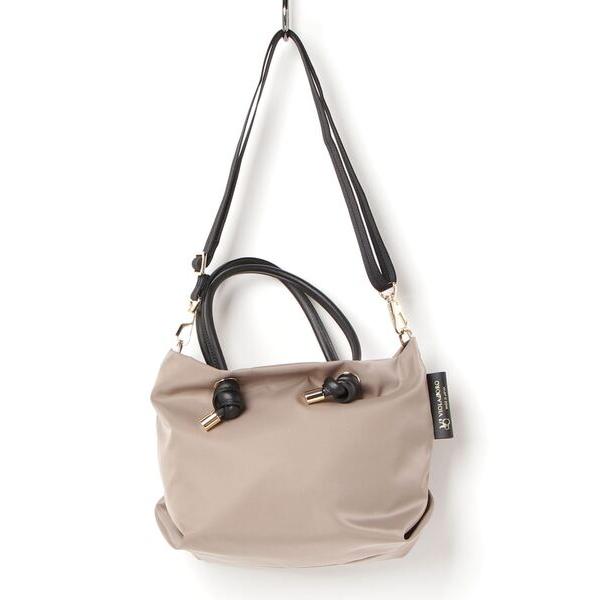 参考価格：18，700円発売時期：2022年12月コンディション：C（やや使用感あり）使用感があり、やや気になる傷や汚れがあるアイテム内側：汚れ表面：汚れ、色あせ参考商品名：VIOLAd’ORO / BIANCA ナイロン トートバッグ S...