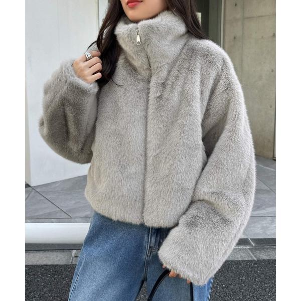 参考価格：7，390円発売時期：2024年09月コンディション：C（やや使用感あり）使用感があり、やや気になる傷や汚れがあるアイテム全体的：保管上のにおいがします。参考商品名：【新色追加】ショート丈ファーブルゾンコート参考品番：600235...