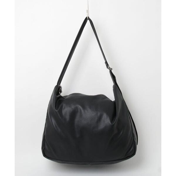 『セール実施中』参考価格：5，500円発売時期：2023年09月コンディション：A（使用感なし）数回使用した程度で使用感が感じられないアイテム参考商品名：◆ルーズビッグショルダーバッグ/たすき掛け/ビッグ/A3サイズ収納可能参考品番：170...