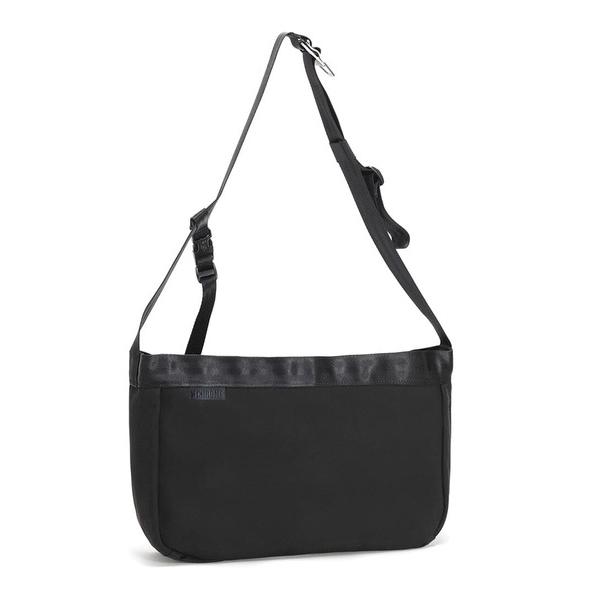 『セール実施中』参考価格：13，200円発売時期：2024年09月コンディション：A（使用感なし）数回使用した程度で使用感が感じられないアイテム参考商品名：CHROME/クローム ショルダーバック NEWSPAPER MESSENGER S...