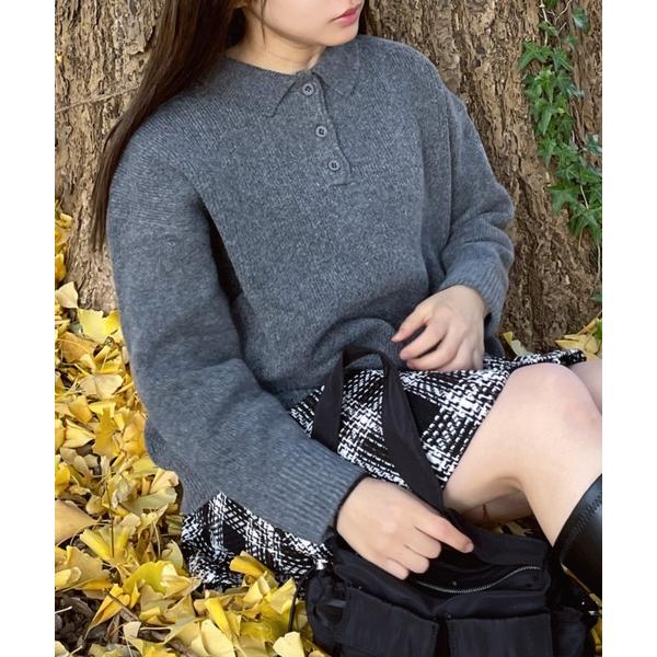 『セール実施中』参考価格：7，590円発売時期：2024年12月コンディション：C（やや使用感あり）使用感があり、やや気になる傷や汚れがあるアイテム全体的：毛玉、保管上のにおいがします。参考商品名：●シンプル ポロニットプルオーバー参考品番...