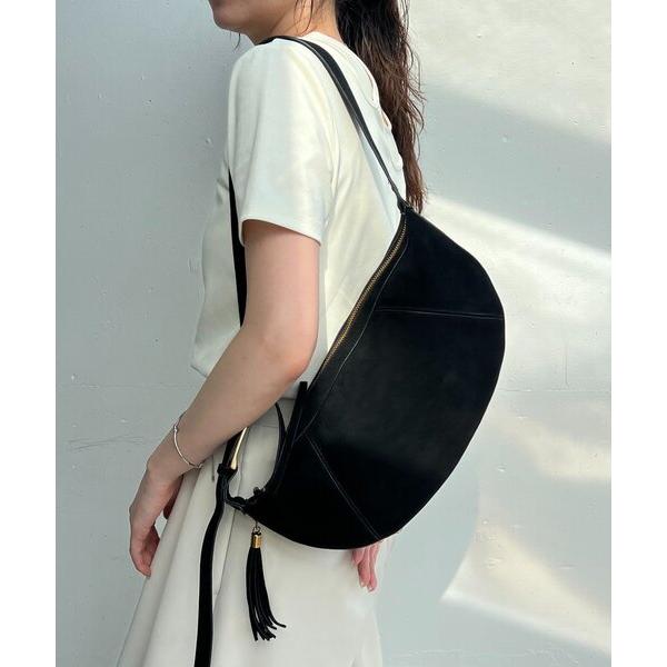 参考価格：7，590円発売時期：2025年07月コンディション：A（使用感なし）数回使用した程度で使用感が感じられないアイテム参考商品名：スエードラウンドショルダーバッグ参考品番：LEZ1052112A0003【商品に関する注意事項】・こち...