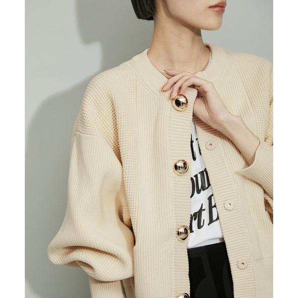 参考価格：12，650円発売時期：2024年07月コンディション：A（使用感なし）数回使用した程度で使用感が感じられないアイテム参考商品名：【WEB限定】・【サステナブル】BIGボタンニットカーディガン参考品番：2024-B-GAK5456...