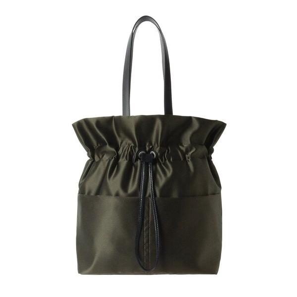 参考価格：35，200円発売時期：2024年08月コンディション：A（使用感なし）数回使用した程度で使用感が感じられないアイテム参考商品名：LUINI SATINE（ルイーニ サティーネ）トートバッグ参考品番：709-21128-9999-...