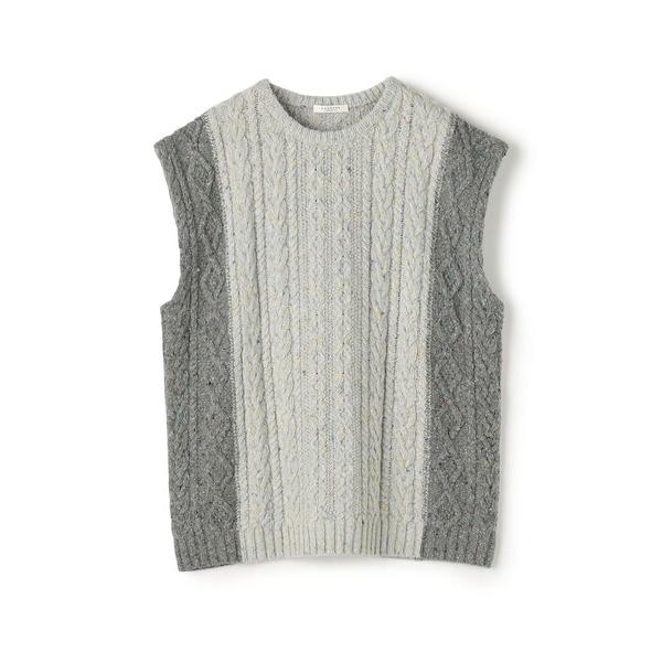 参考価格：30，800円発売時期：2025年01月コンディション：A（使用感なし）数回使用した程度で使用感が感じられないアイテム参考商品名：カラーネップ クルーネックベスト参考品番：12024402303【商品に関する注意事項】・こちらの商...