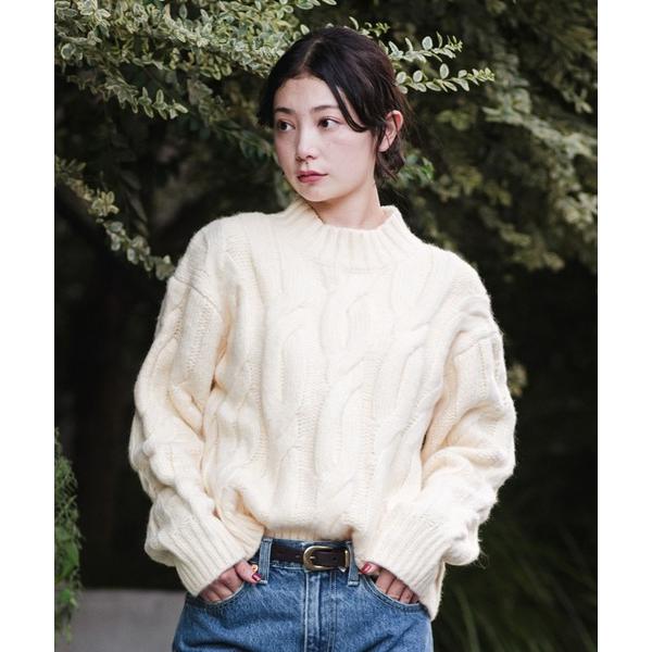 『セール実施中』参考価格：13，200円発売時期：2024年10月コンディション：C（やや使用感あり）使用感があり、やや気になる傷や汚れがあるアイテム全体的：毛玉参考商品名：Levi’s/リーバイス ISABEL ケーブルニットセーター ホ...