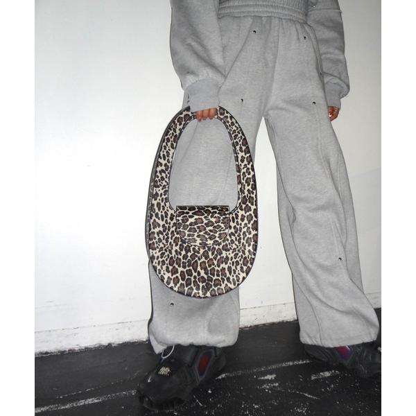 参考価格：8，990円発売時期：2024年12月コンディション：A（使用感なし）数回使用した程度で使用感が感じられないアイテム【商品に関する注意事項】・こちらの商品画像は、実物ではなく新品時の画像を掲載しております。・お届けする商品は、1枚...