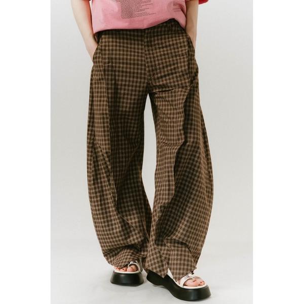 参考価格：16，830円発売時期：2025年08月コンディション：A（使用感なし）数回使用した程度で使用感が感じられないアイテム参考商品名：slit deformed pants(unisex)参考品番：KM25SUG09【商品に関する注意...