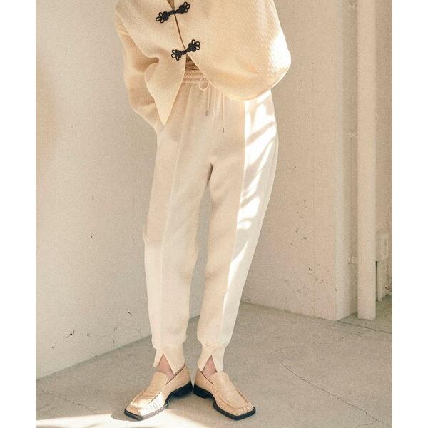 参考価格：18，700円発売時期：2022年03月コンディション：C（やや使用感あり）使用感があり、やや気になる傷や汚れがあるアイテム後身頃・前身頃：汚れ参考商品名：【MATURED/マチュアード】ヘムスリットジョガーパンツ参考品番：122...