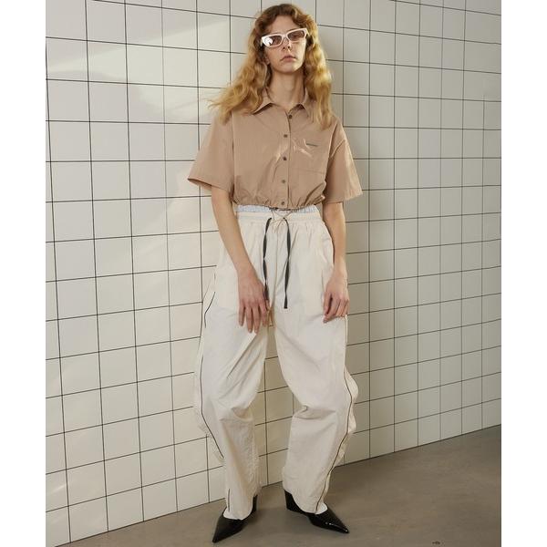 『セール実施中』参考価格：19，800円発売時期：2024年04月コンディション：A（使用感なし）数回使用した程度で使用感が感じられないアイテム参考商品名：Double Waist Side Button Pants/ダブルウエストサイドボ...