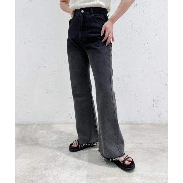 『セール実施中』参考価格：4，595円発売時期：2023年06月コンディション：S（新品同様）タグ付きの未使用、または新品同様のアイテム付属品：タグ参考商品名：グラデーションデニム【ZOZOTOWN限定アイテム】参考品番：964702【商品...