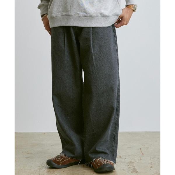 『セール実施中』参考価格：7，900円発売時期：2023年11月コンディション：A（使用感なし）数回使用した程度で使用感が感じられないアイテム参考商品名：cut off wide denim pants / カットオフワイドデニムパンツ参考...