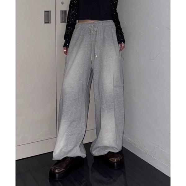 『セール実施中』参考価格：7，700円発売時期：2025年07月コンディション：A（使用感なし）数回使用した程度で使用感が感じられないアイテム参考商品名：【25quee】カコウポケットスウェットパンツ/580781参考品番：580781【商...