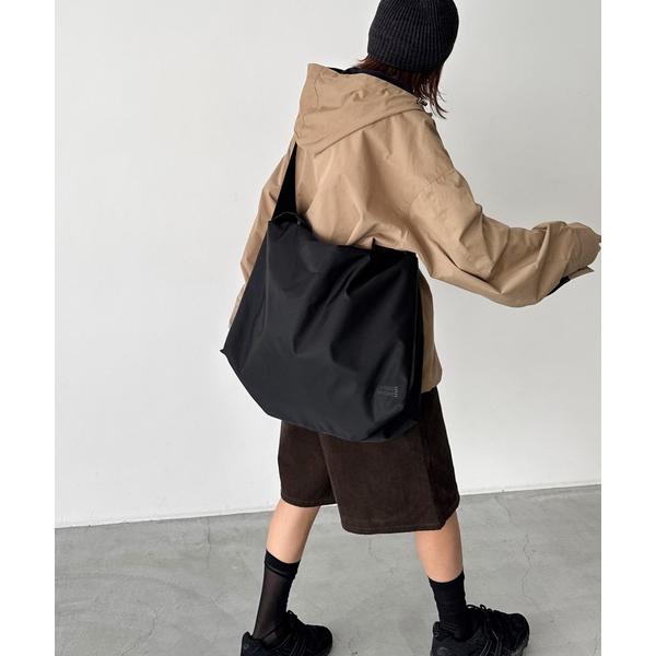 『セール実施中』参考価格：9，900円発売時期：2024年11月コンディション：A（使用感なし）数回使用した程度で使用感が感じられないアイテム参考商品名：choice_cnl　2wayナイロンショルダーバッグ参考品番：242-000373【...