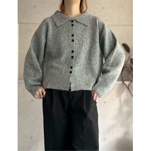 参考価格：5，990円発売時期：2025年10月コンディション：A（使用感なし）数回使用した程度で使用感が感じられないアイテム参考商品名：【2025 AW】襟付きポロニットカーディガン参考品番：X-77034【商品に関する注意事項】・こちら...