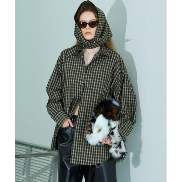 『タイムセール実施中』参考価格：19，800円発売時期：2025年07月コンディション：A（使用感なし）数回使用した程度で使用感が感じられないアイテム参考商品名：Oversized Shirt With Babushka/バブーシュカ付きオ...