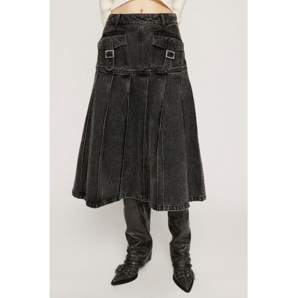 『セール実施中』参考価格：16，500円発売時期：2024年09月コンディション：B（目立つ使用感なし）使用感が少ない、または気にならないアイテム内側・前身頃：汚れ参考商品名：L/W OVER DYE PLEATS M/SK ローウエスト ...