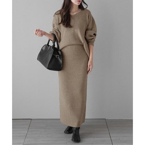 『セール実施中』参考価格：9，959円発売時期：2025年10月コンディション：B（目立つ使用感なし）使用感が少ない、または気にならないアイテム全体的：色あせ、毛玉参考商品名：リブニットセットアップ参考品番：aseaw25-1531【商品に...