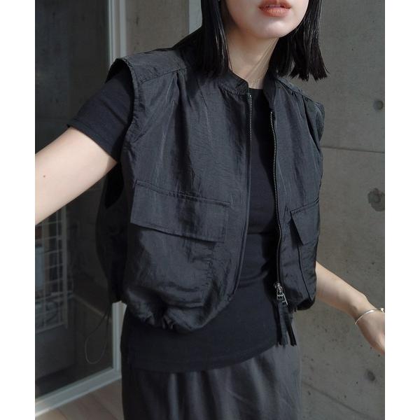 参考価格：8，800円発売時期：2024年09月コンディション：B（目立つ使用感なし）使用感が少ない、または気にならないアイテムポケット：汚れ参考商品名：ナイロンツイルショートベスト参考品番：523HAS30-0071【商品に関する注意事項...