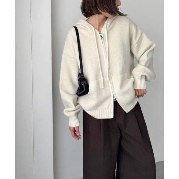 『タイムセール実施中』参考価格：7，370円発売時期：2025年09月コンディション：A（使用感なし）数回使用した程度で使用感が感じられないアイテム参考商品名：El mar　ソフトニットZIPパーカー参考品番：252-000267【商品に関...