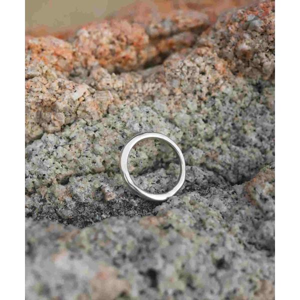 参考価格：12，100円発売時期：2024年04月コンディション：A（使用感なし）数回使用した程度で使用感が感じられないアイテム付属品：箱・保存袋参考商品名：SILVER925 スティムレーションリング参考品番：rg-0111【商品に関する...