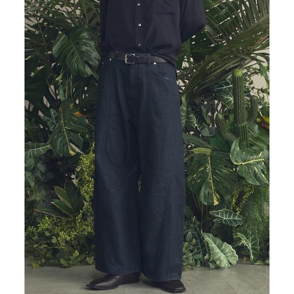 参考価格：19，800円発売時期：2024年09月コンディション：B（目立つ使用感なし）使用感が少ない、または気にならないアイテム内側：毛玉全体的：色あせ参考商品名：《UNISEX》Three-Dimensional Cutting Den...