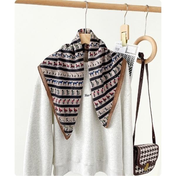 ZOZO問い合わせ番号:103625915ショップ:Bonjour Sagan，ボンジュールサガンブランド:I.O.E，アイオイ商品名:スクエア型 アニマルプリント スカーフカテゴリ:ファッション雑貨>ストール/ショールブランド品番:...