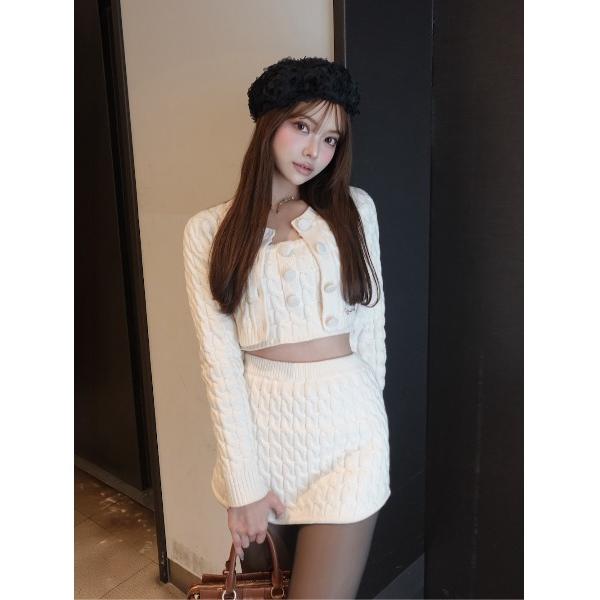 ZOZO問い合わせ番号:103626505ショップ:Darich，ダーリッチブランド:Darich，ダーリッチ商品名:DOLLYケーブルニット3ピースセットカテゴリ:ワンピース/ドレス>ワンピースブランド品番:112614027素材:...