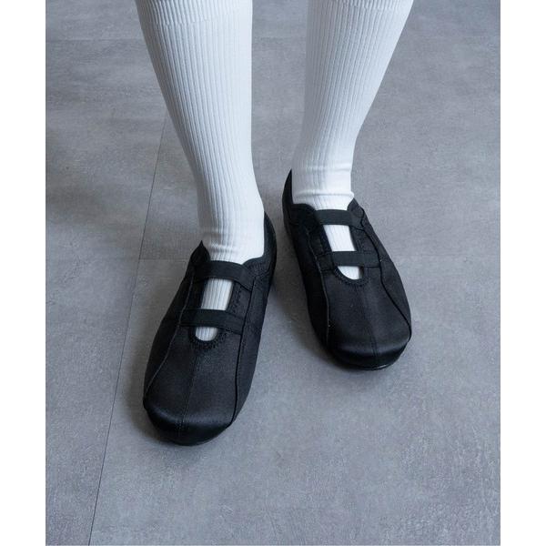 『セール実施中』参考価格：5，980円発売時期：2025年02月コンディション：C（やや使用感あり）使用感があり、やや気になる傷や汚れがあるアイテム全体的：汚れかかと・つま先：擦り減り参考商品名：サテンシューズ参考品番：13391【商品に関...