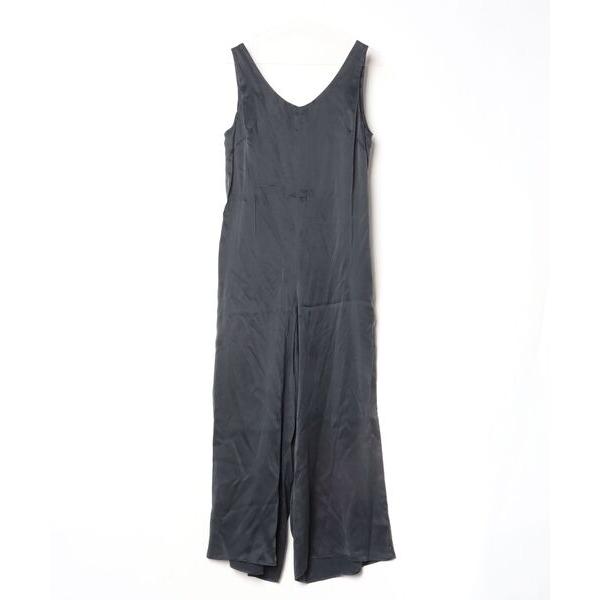 『セール実施中』参考価格：28，600円発売時期：2020年04月コンディション：S（新品同様）タグ付きの未使用、または新品同様のアイテム付属品：タグ参考商品名：シルク100％コンビネゾン参考品番：12010330ZOZO問い合わせ番号:1...