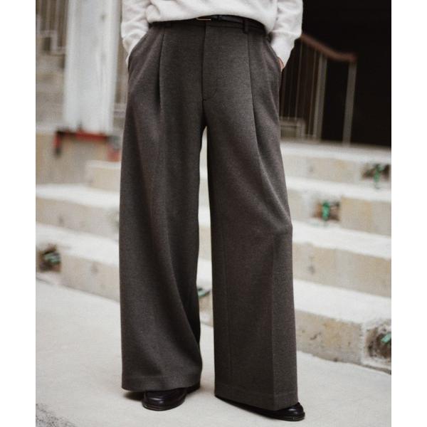 参考価格：6，930円発売時期：2025年10月コンディション：A（使用感なし）数回使用した程度で使用感が感じられないアイテム参考商品名：DOUBLE-FACED DEEP TUCK BAGGY SLACKS参考品番：WYpt1573【商品...