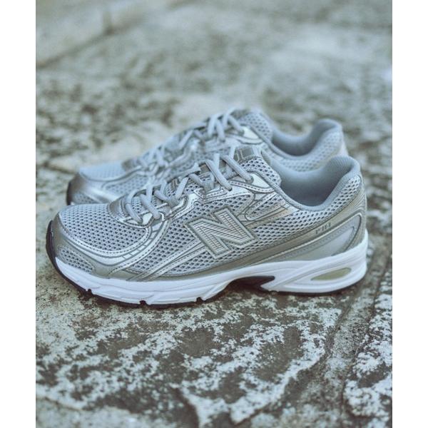 『タイムセール実施中』参考価格：15，400円発売時期：2025年07月コンディション：B（目立つ使用感なし）使用感が少ない、または気にならないアイテムソール：汚れ参考商品名：U740SG2　740v2参考品番：697765-0001【商品...