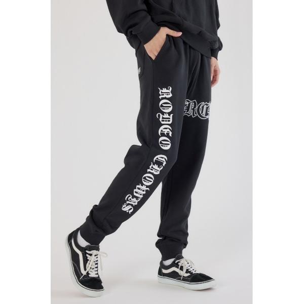 『セール実施中』参考価格：5，390円発売時期：2025年10月コンディション：A（使用感なし）数回使用した程度で使用感が感じられないアイテム参考商品名：Blackletter パンツ参考品番：421IAR91-0971【商品に関する注意事...