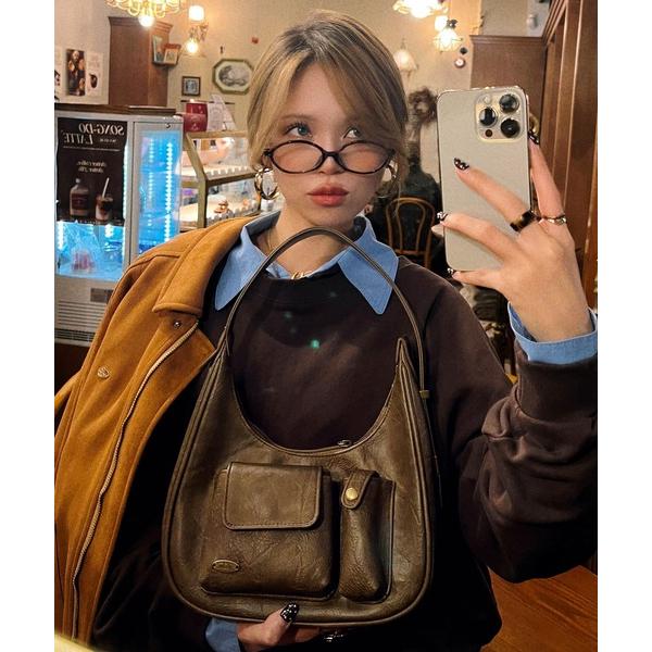 参考価格：7，700円発売時期：2025年04月コンディション：A（使用感なし）数回使用した程度で使用感が感じられないアイテム参考商品名：【DEVICE × Nalm.コラボ】アジャスター ワンハンドル ヴィンテージ ハンドバッグ(ミラー付...