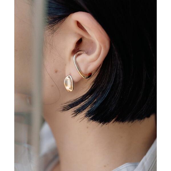 『セール実施中』参考価格：7，480円発売時期：2025年11月コンディション：A（使用感なし）数回使用した程度で使用感が感じられないアイテム付属品：タグ参考商品名：《スターリングシルバー使用》バイカラー変形フープイヤーカフ参考品番：EAZ...