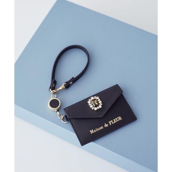 ZOZO問い合わせ番号:103664656ショップ:Maison de FLEUR，メゾン ド フルールブランド:Maison de FLEUR，メゾンドフルール商品名:リール付きビジューカードポケットパスケースカテゴリ:財布/小物>...