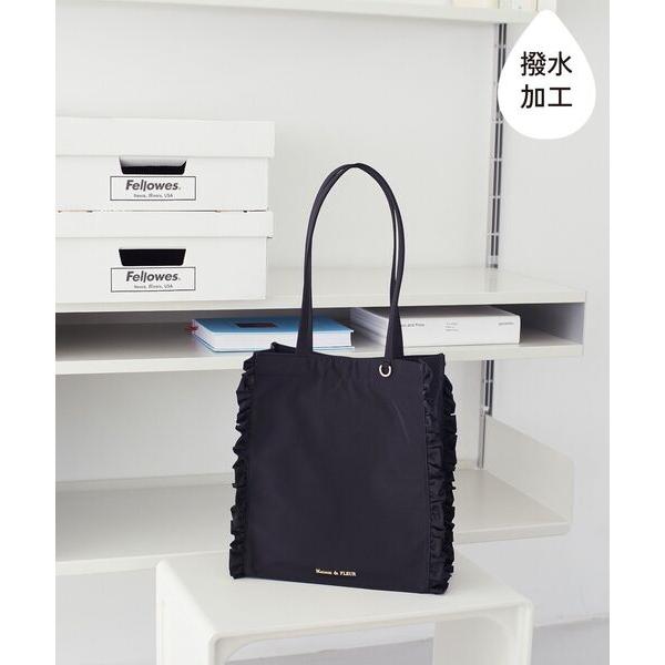 ZOZO問い合わせ番号:103664684ショップ:Maison de FLEUR，メゾン ド フルールブランド:Maison de FLEUR，メゾンドフルール商品名:撥水加工フリルスクエアトートバッグカテゴリ:バッグ>トートバッグ...
