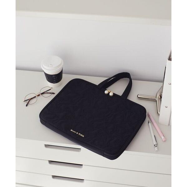 ZOZO問い合わせ番号:103664686ショップ:Maison de FLEUR，メゾン ド フルールブランド:Maison de FLEUR，メゾンドフルール商品名:リボン柄キルティングPCケースカテゴリ:PC・スマホグッズ/家電&gt...