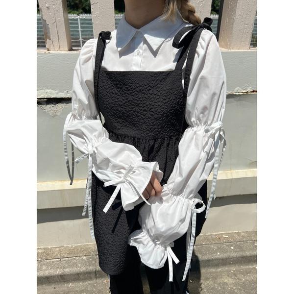 『セール実施中』参考価格：4，399円発売時期：2023年08月コンディション：C（やや使用感あり）使用感があり、やや気になる傷や汚れがあるアイテム全体的：汚れ参考商品名：リボンキャンディースリーブブラウス参考品番：WC23AU08-L00...