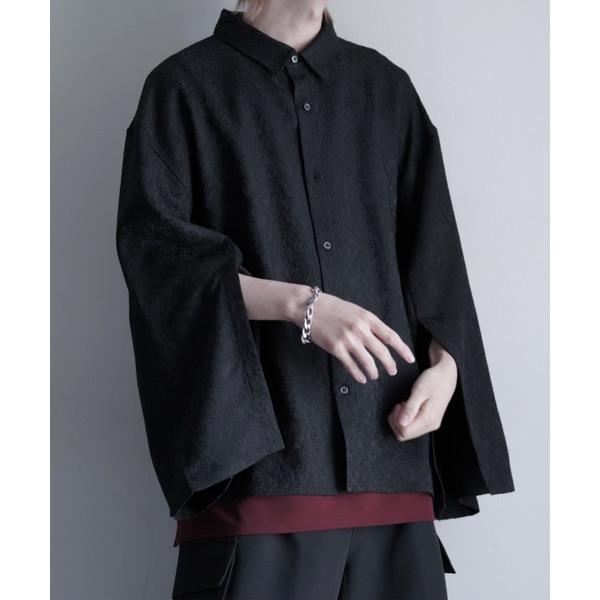 『セール実施中』参考価格：5，940円発売時期：2025年03月コンディション：A（使用感なし）数回使用した程度で使用感が感じられないアイテム参考商品名：リラクシングワイドフレアアームジャガードロングスリーブシャツ参考品番：lin25001...