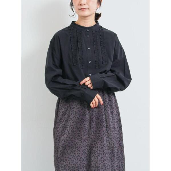 『タイムセール実施中』参考価格：3，520円発売時期：2025年09月コンディション：B（目立つ使用感なし）使用感が少ない、または気にならないアイテム前身頃：汚れ袖口：毛玉参考商品名：フリルブラウス参考品番：2701438-41-33【商品...