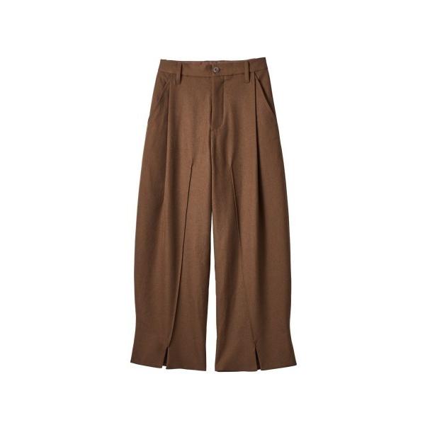 参考価格：14，520円発売時期：2025年09月コンディション：B（目立つ使用感なし）使用感が少ない、または気にならないアイテム前身頃・すそ周り：汚れ参考商品名：front slit pants(unisex)参考品番：KM25EAG04...