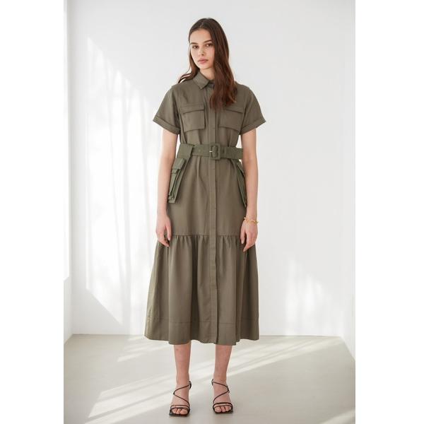 『タイムセール実施中』参考価格：17，600円発売時期：2022年01月コンディション：B（目立つ使用感なし）使用感が少ない、または気にならないアイテム首周り：色あせ付属品：ベルト【商品に関する注意事項】・こちらの商品画像は、実物ではなく新...