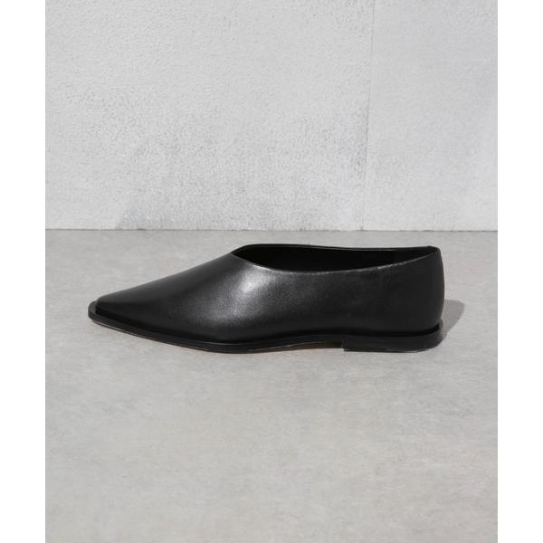 『セール実施中』参考価格：17，600円発売時期：2023年12月コンディション：B（目立つ使用感なし）使用感が少ない、または気にならないアイテムソール：汚れ参考サイズ：23.5cm参考商品名：JVAM/AUGUST ポインテッドシューズ参...