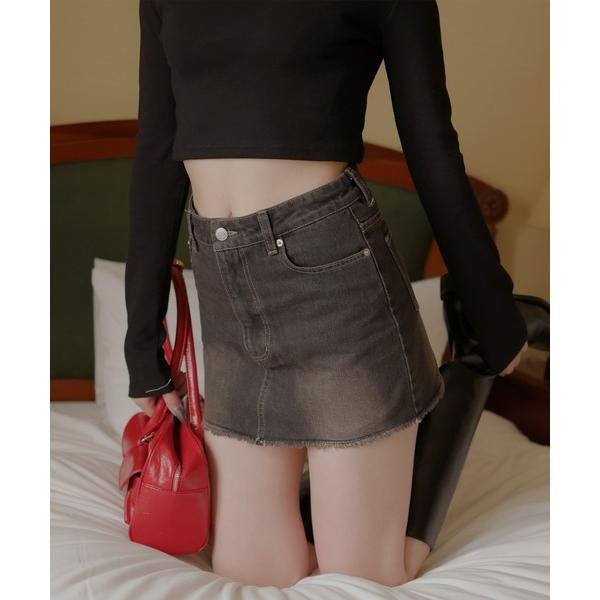 『タイムセール実施中』参考価格：4，400円発売時期：2024年08月コンディション：A（使用感なし）数回使用した程度で使用感が感じられないアイテム参考商品名：オーバーダイダメージ加工デニムミニスカート参考品番：223-704-8195/2...