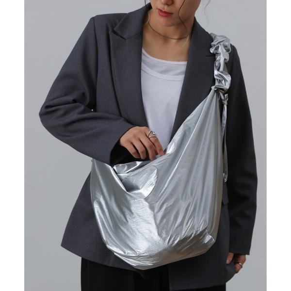 『セール実施中』参考価格：4，620円発売時期：2023年03月コンディション：A（使用感なし）数回使用した程度で使用感が感じられないアイテム参考商品名：ギャザーショルダー2WAYバッグ参考品番：CWG1031212A0004【商品に関する...