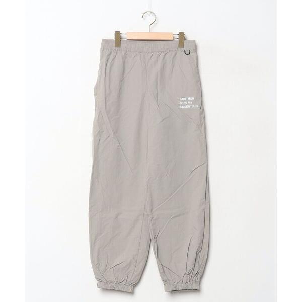 『セール実施中』参考価格：6，390円発売時期：2024年01月コンディション：A（使用感なし）数回使用した程度で使用感が感じられないアイテム参考商品名：【新色追加】接触冷感/UVカット(UPF50＋)/撥水加工ロゴナイロンロングパンツ参考...