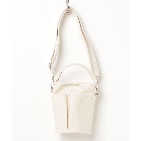 参考価格：4，400円発売時期：2024年03月コンディション：C（やや使用感あり）使用感があり、やや気になる傷や汚れがあるアイテム持ち手・表面：汚れ参考商品名：VegieBAG / ベジバッグ MINI BUCKET参考品番：33-65-...