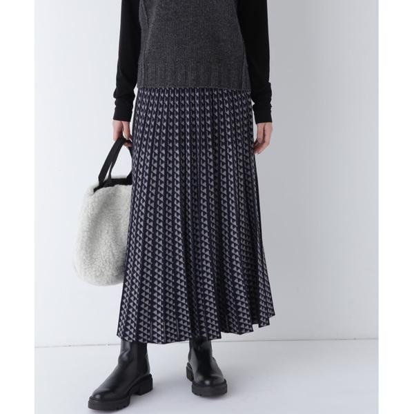 『タイムセール実施中』参考価格：25，300円発売時期：2024年09月コンディション：A（使用感なし）数回使用した程度で使用感が感じられないアイテム参考商品名：◆幾何柄ジャガードプリーツスカート参考品番：077-4227100【商品に関す...