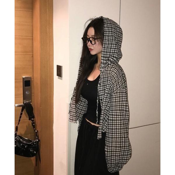 『セール実施中』参考価格：5，900円発売時期：2025年05月コンディション：A（使用感なし）数回使用した程度で使用感が感じられないアイテム参考商品名：[MADE] フード付きサマーチェックシャツ参考品番：bei-25b-004【商品に関...